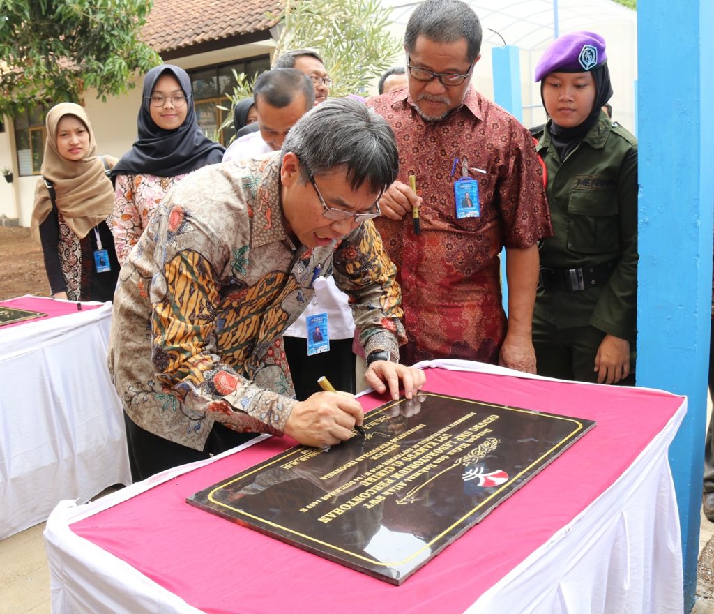 Rektor UPI Meresmikan Gedung Baru SMP Laboratorium UPI Cibiru ...